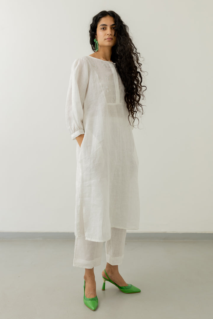 Pristine White linen kurta set – Silai Studio
